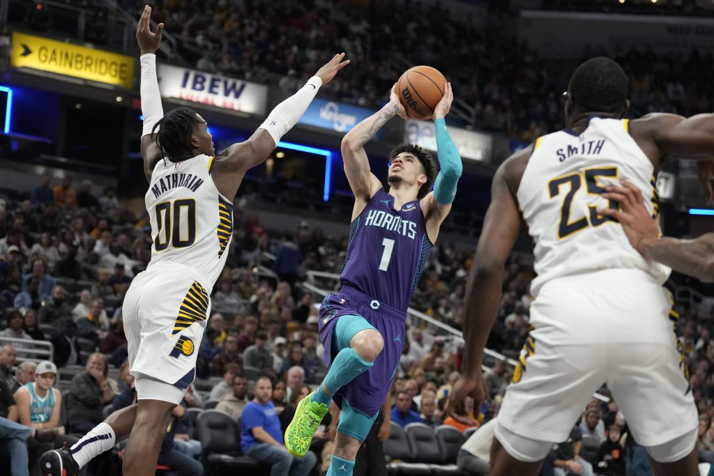 Mark Williams scores 27 as Hornets rally to edge Pacers 125-124 ...